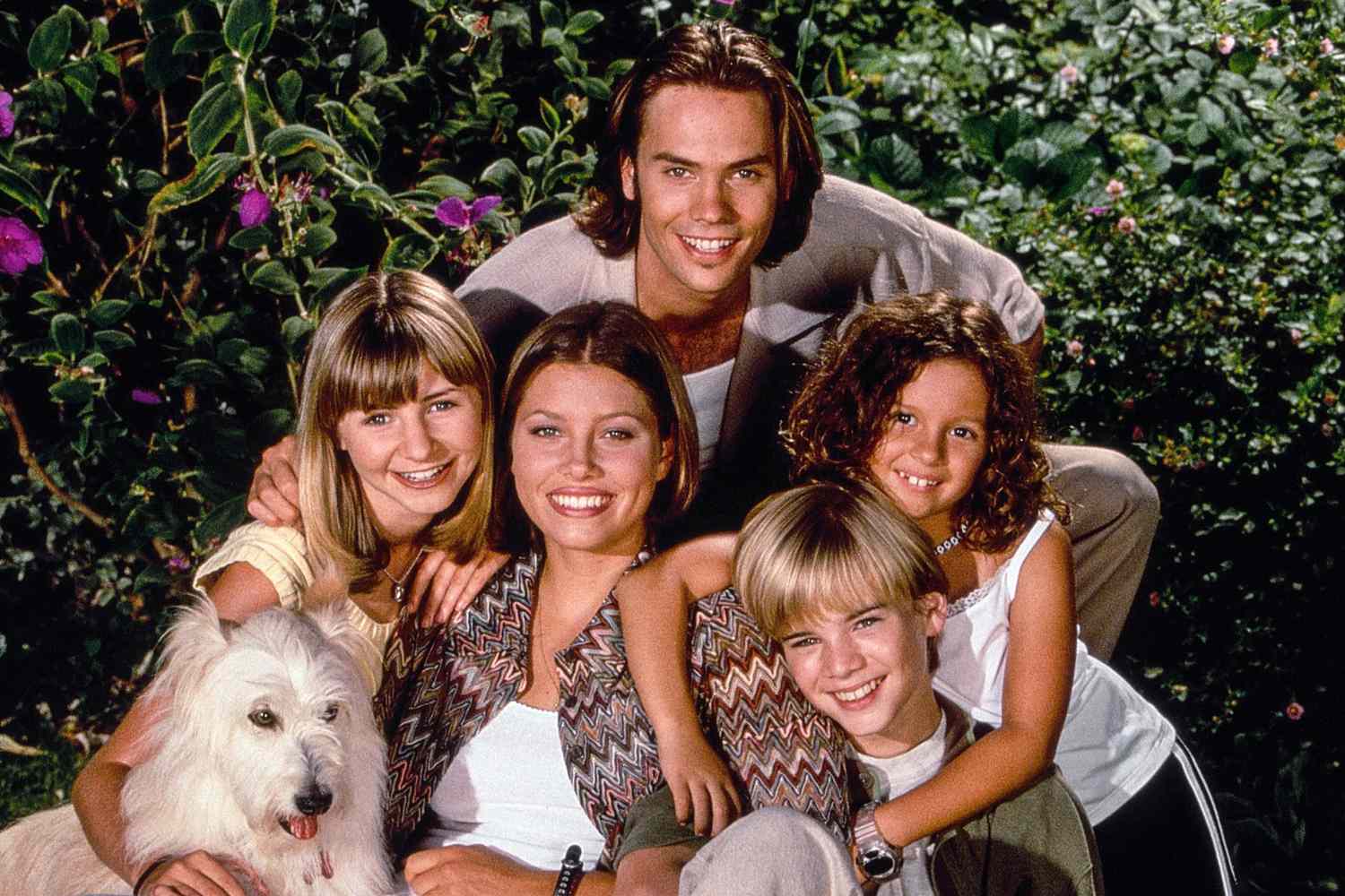 29 TV Shows That Would Be Controversial Today – Garlic Soda