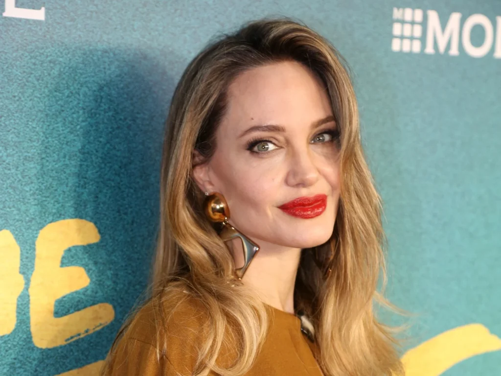 30 most beautiful women in the world for 2025 – Garlic Soda