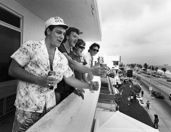 30 Old-School Spring Break Photos To Make You Feel 20 Again – Garlic Soda