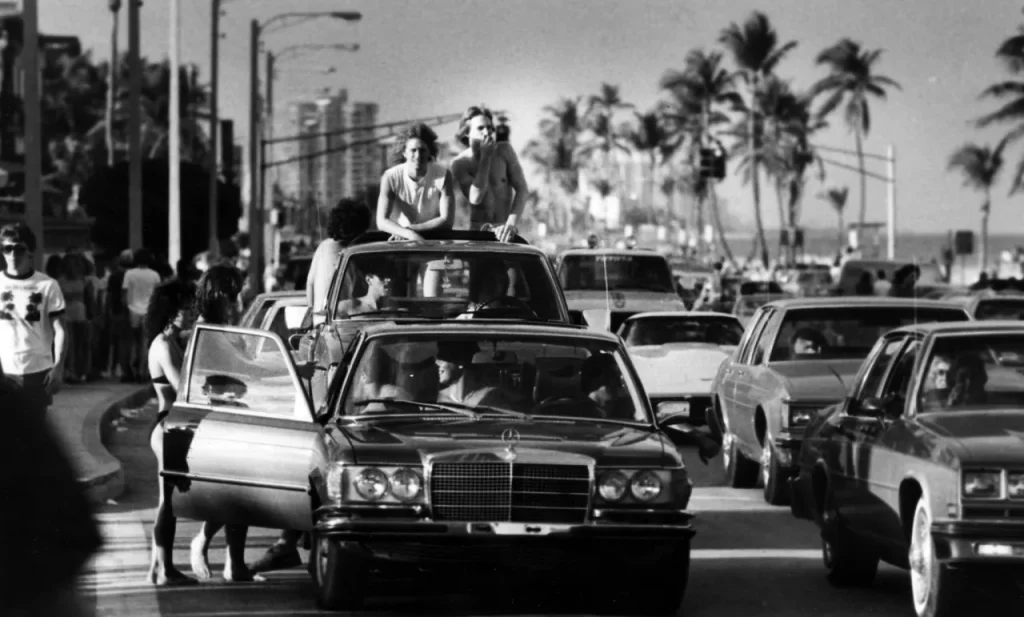 30 Old-School Spring Break Photos To Make You Feel 20 Again – Garlic Soda