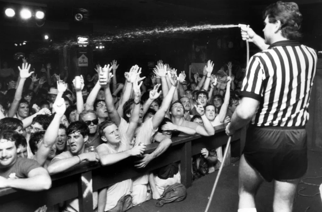 30 Old-School Spring Break Photos To Make You Feel 20 Again – Garlic Soda